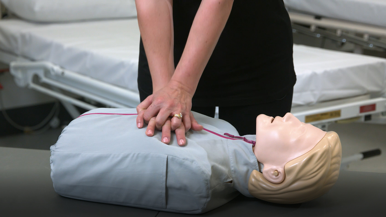 How to perform CPR | Victor Chang Cardiac Research Institute